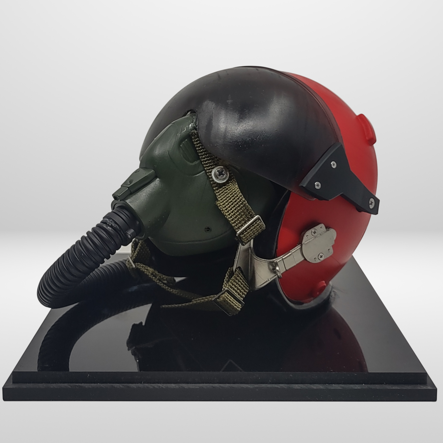 Pilot helmet Model RED with Acrylic Display Case – Fighter Gifts